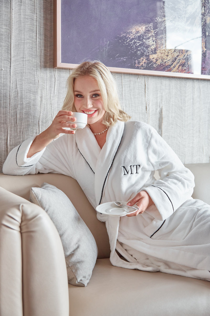 Women’s White Classic Robe – With Personalisation XS